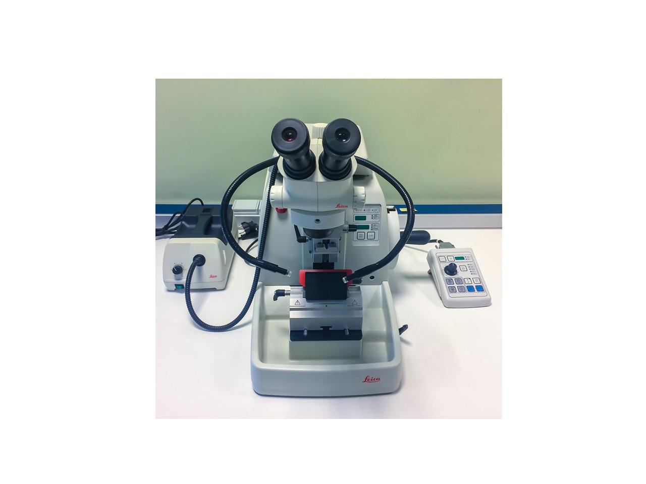 Microscopio IR Spotlight 200i de Perkin Elmer