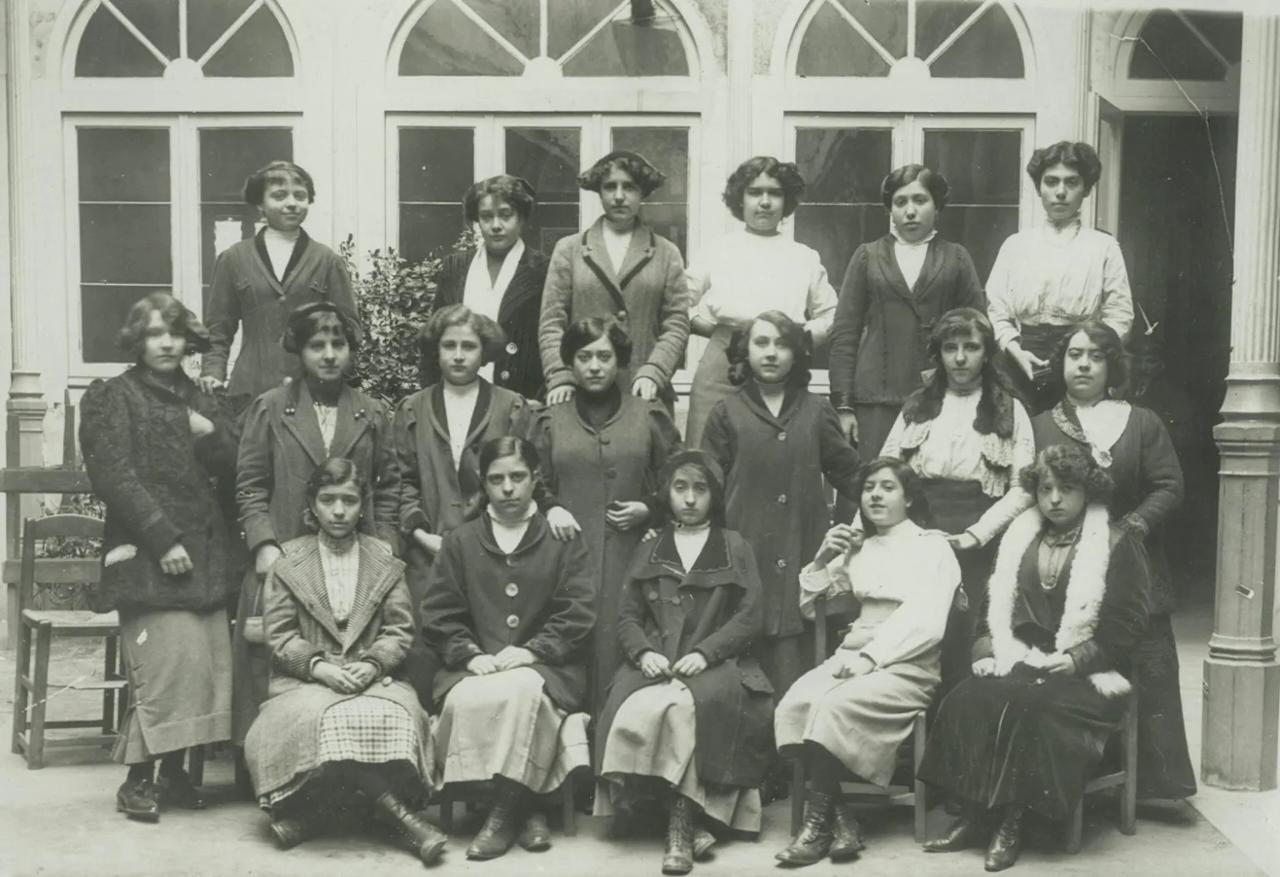 La educación femenina en la España del siglo XIX: Paradigmas en ...